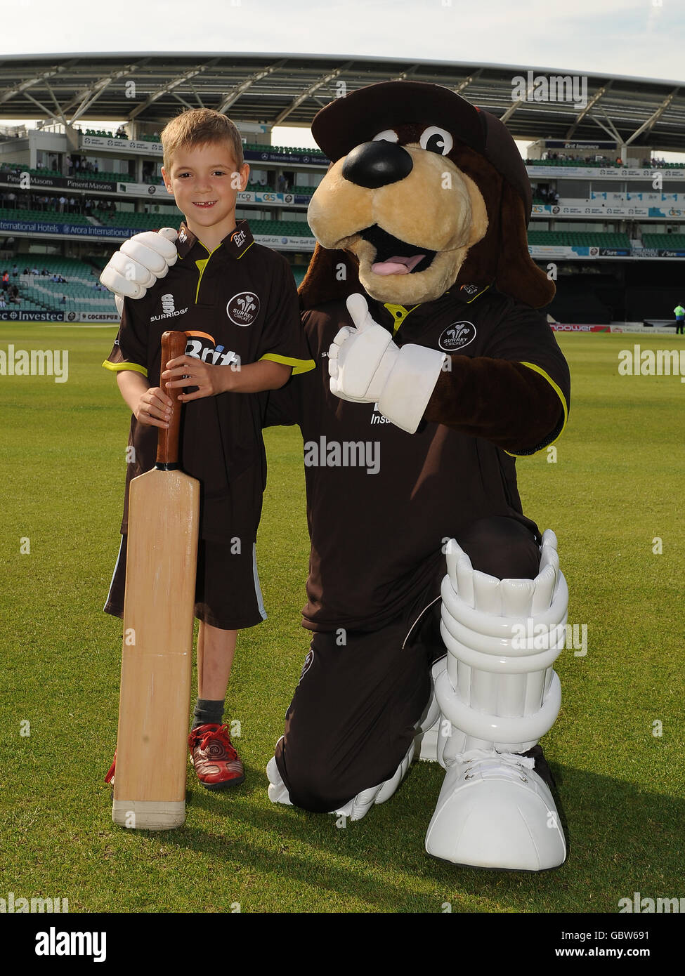 Surreys mascot kenny kennington poses for a photograph hi-res stock ...