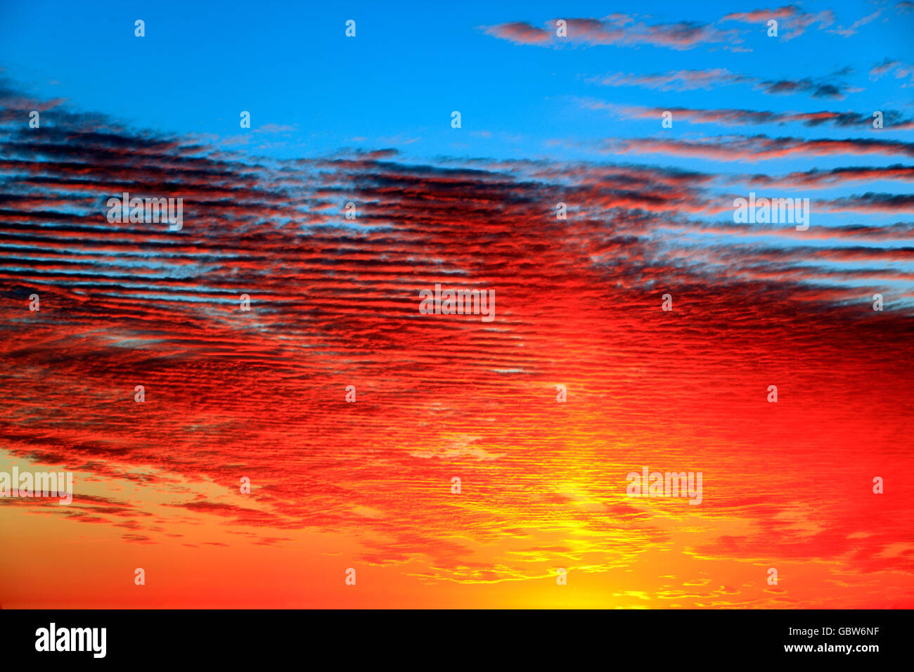 Fire cloud hi-res stock photography and images - Alamy