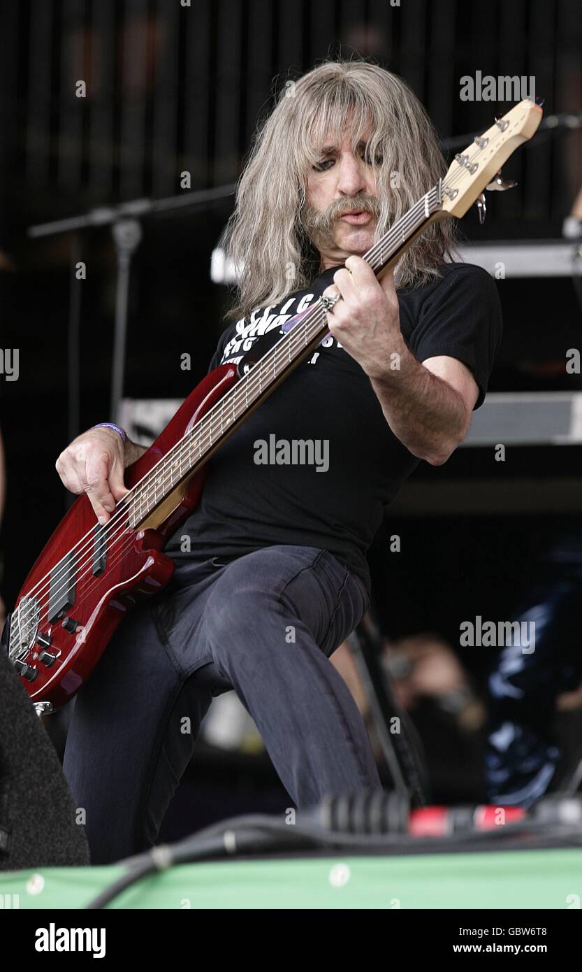 Derek Smalls (Harry Shearer) from Spinal Tap performing during the 2009 ...