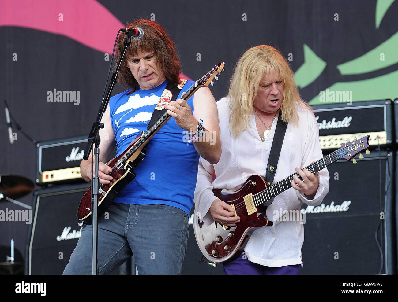 (right to left) David St. Hubbins (Michael McKean) and Nigel Tufnel ...