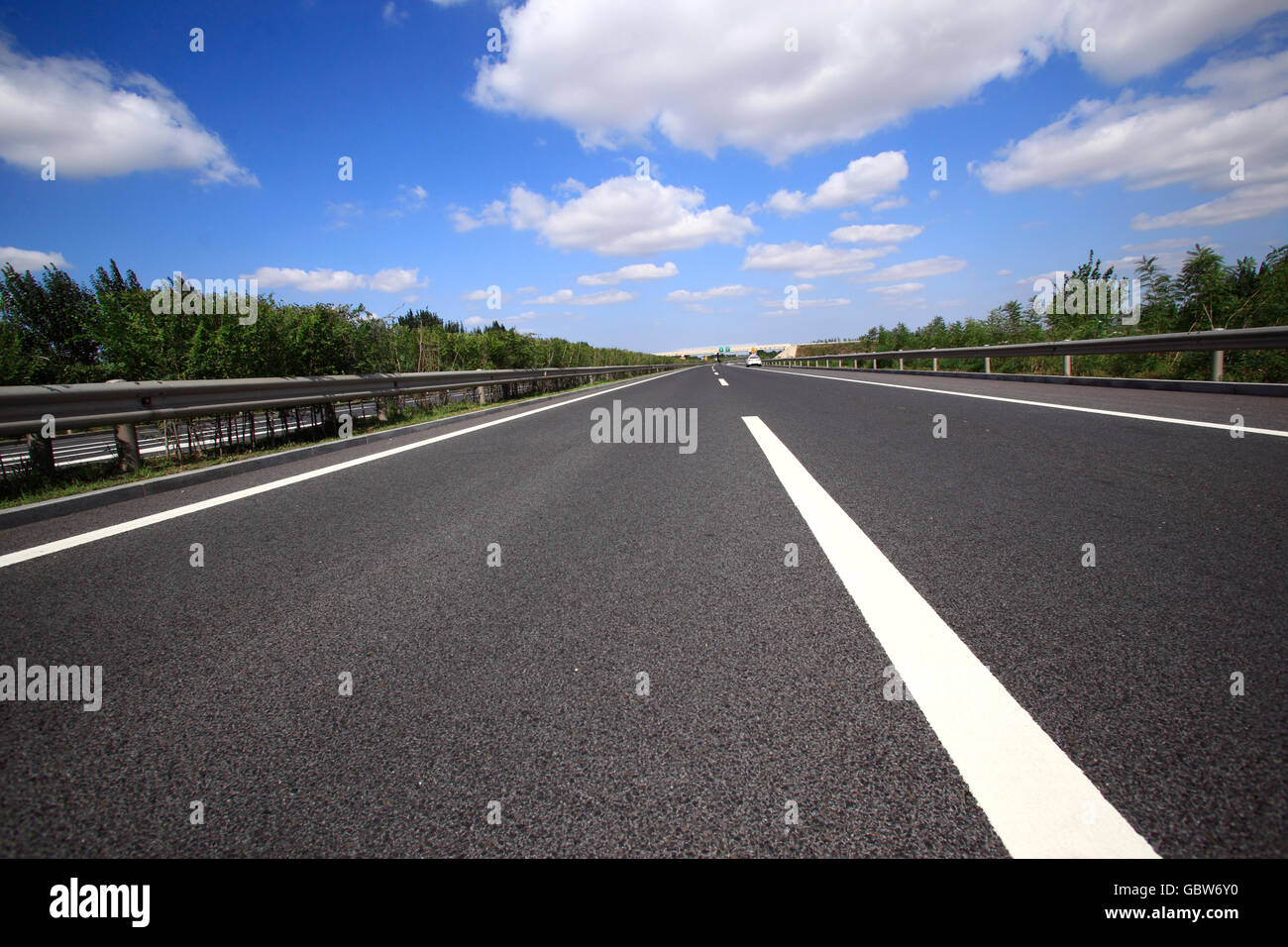 Dual two lane carriage way hi-res stock photography and images - Alamy