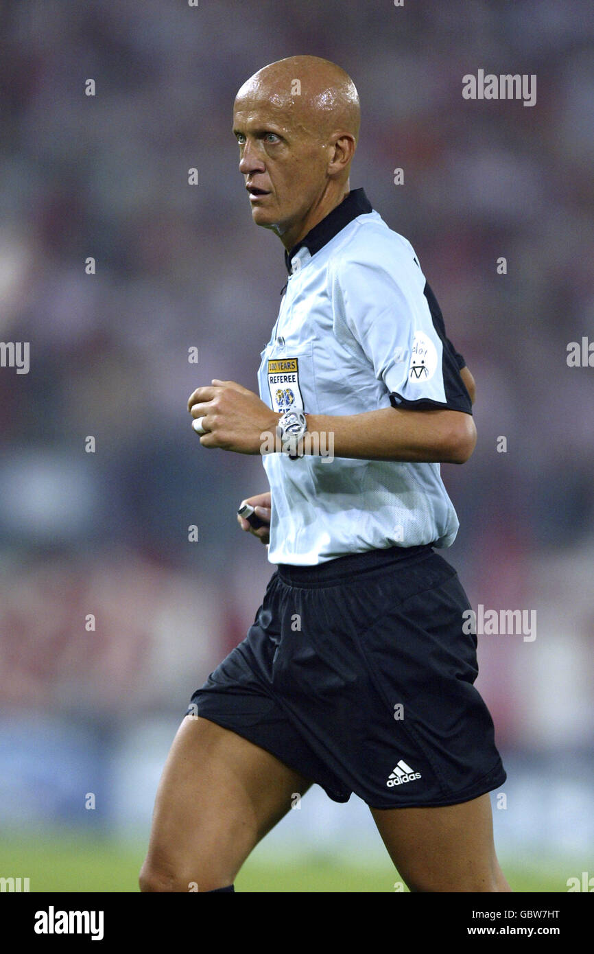 Referee pierluigi collina hi-res stock photography and images - Alamy