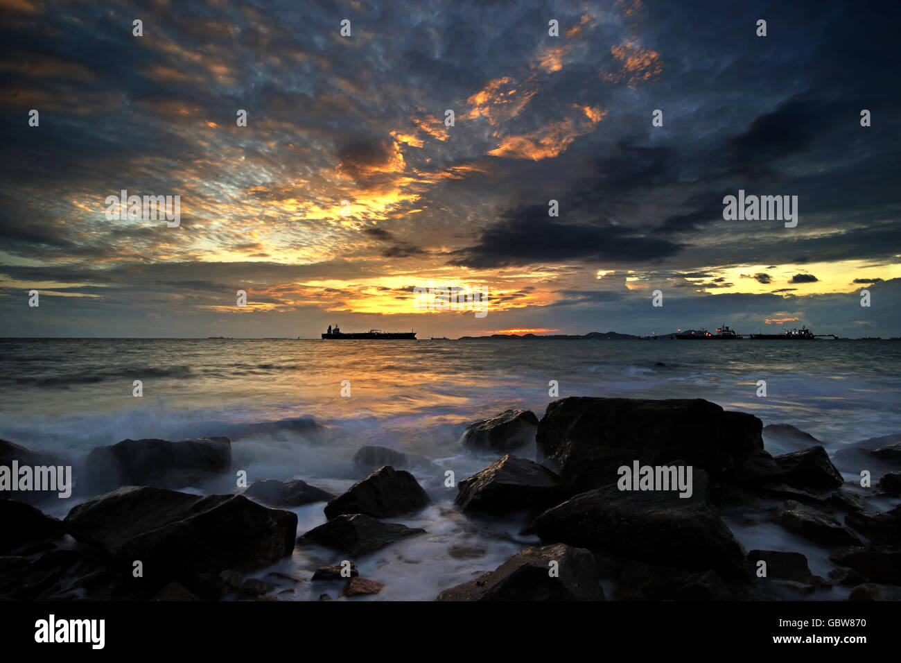 The sea during the day hi-res stock photography and images - Alamy
