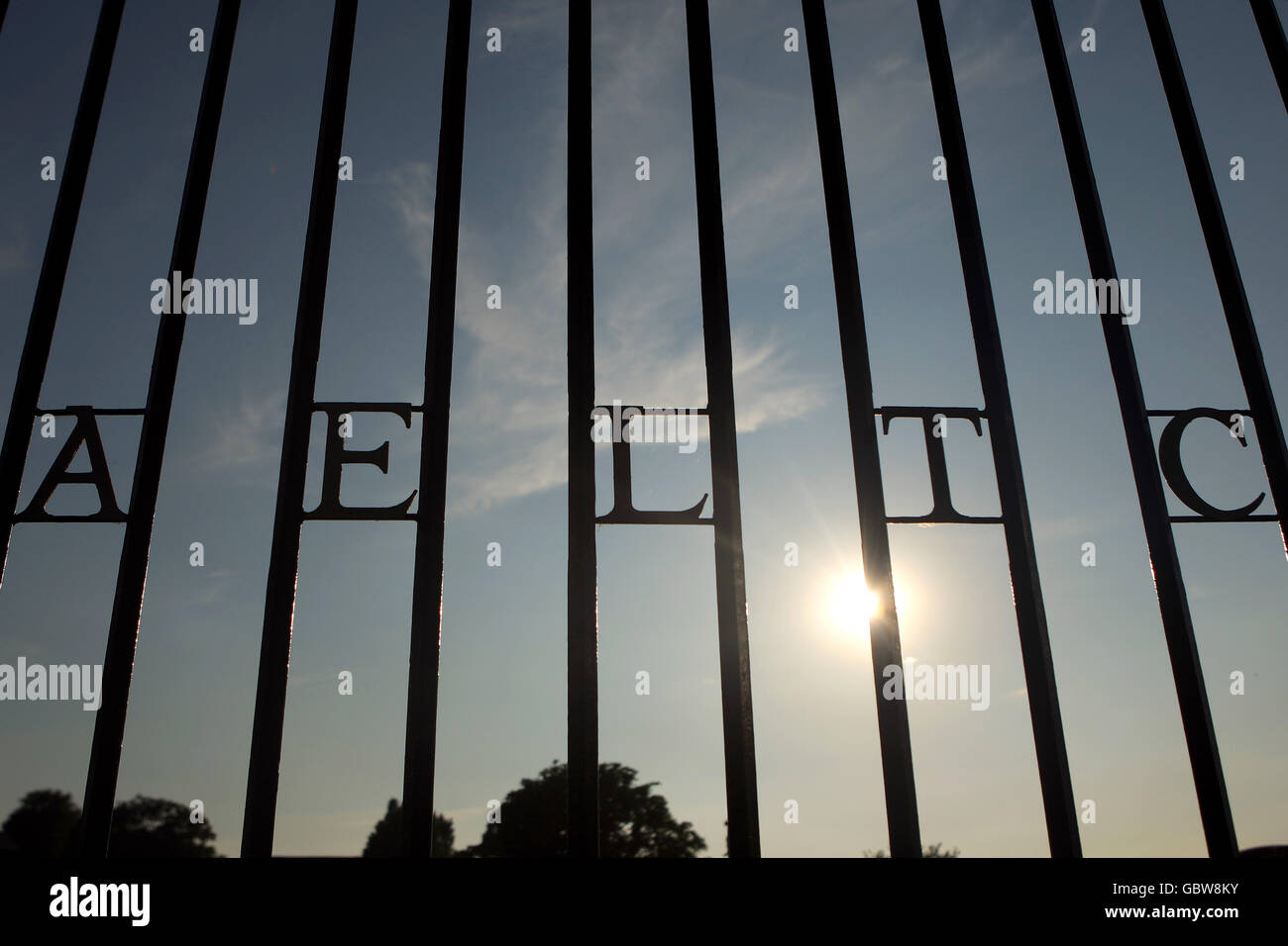 Wimbledon gate entrance hi-res stock photography and images - Alamy