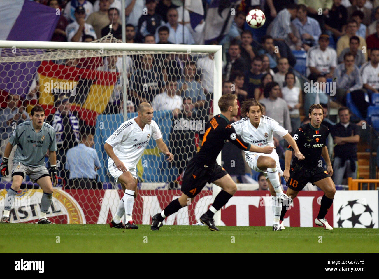 Football gs1 md2 tues action stb hi-res stock photography and images ...