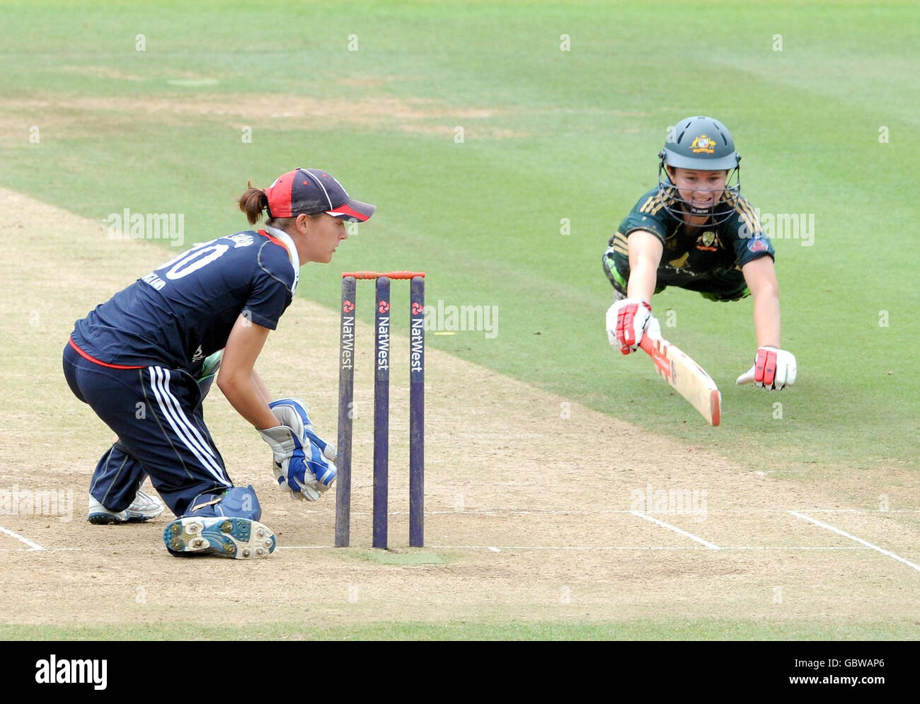 Sarah taylor wicket High Resolution Stock Photography and Images - Alamy