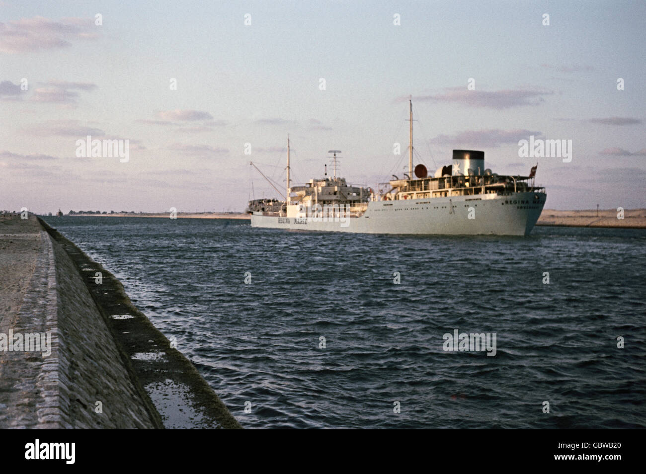 geography / travel, Egypt, Suez Canal, cargo ship in evening light ...