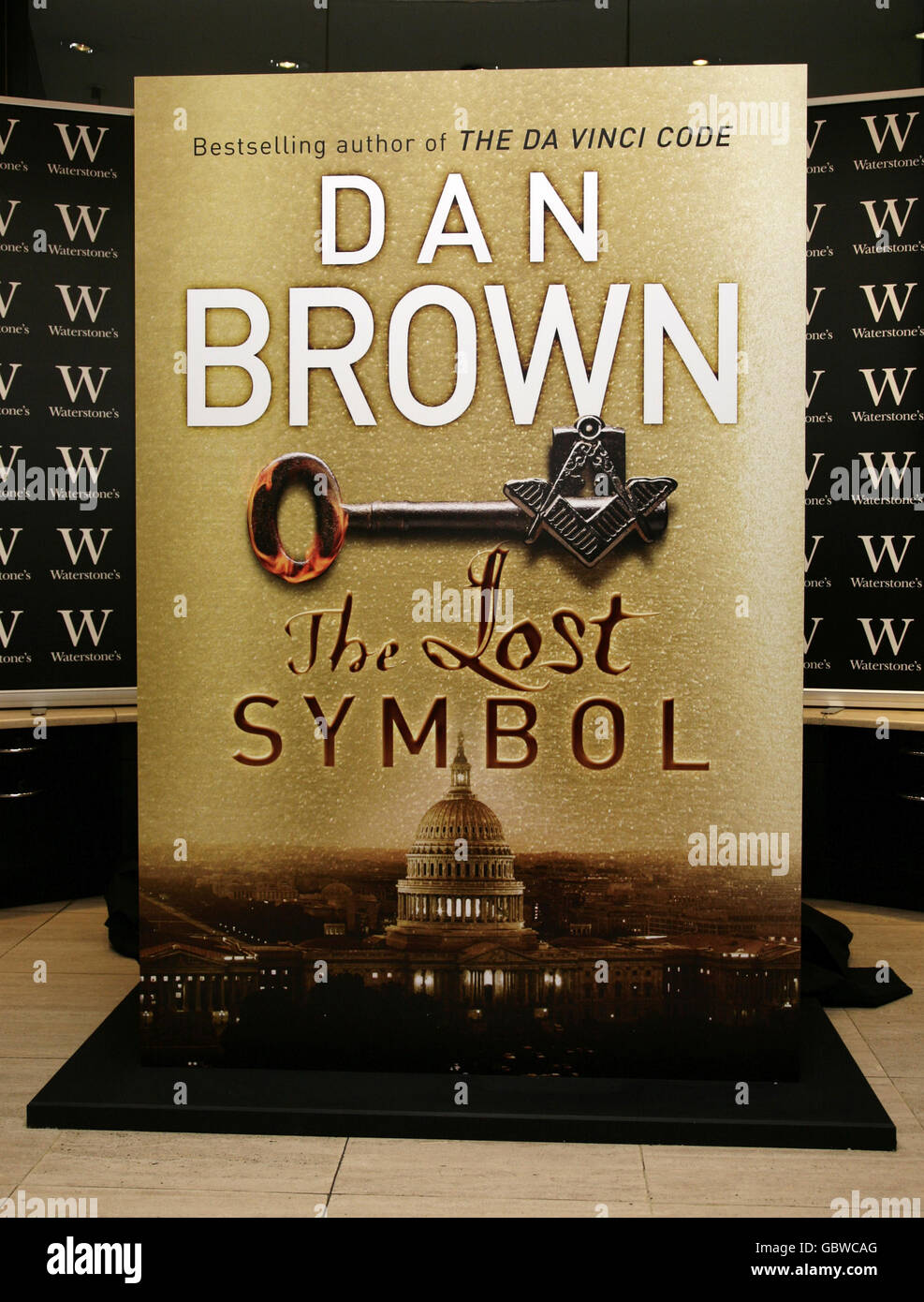 The lost symbol by dan brown at waterstones piccadilly hi-res stock ...