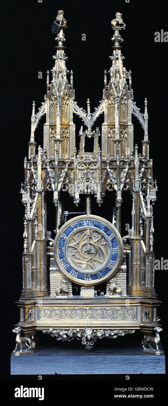 Middle ages clock hi-res stock photography and images - Alamy
