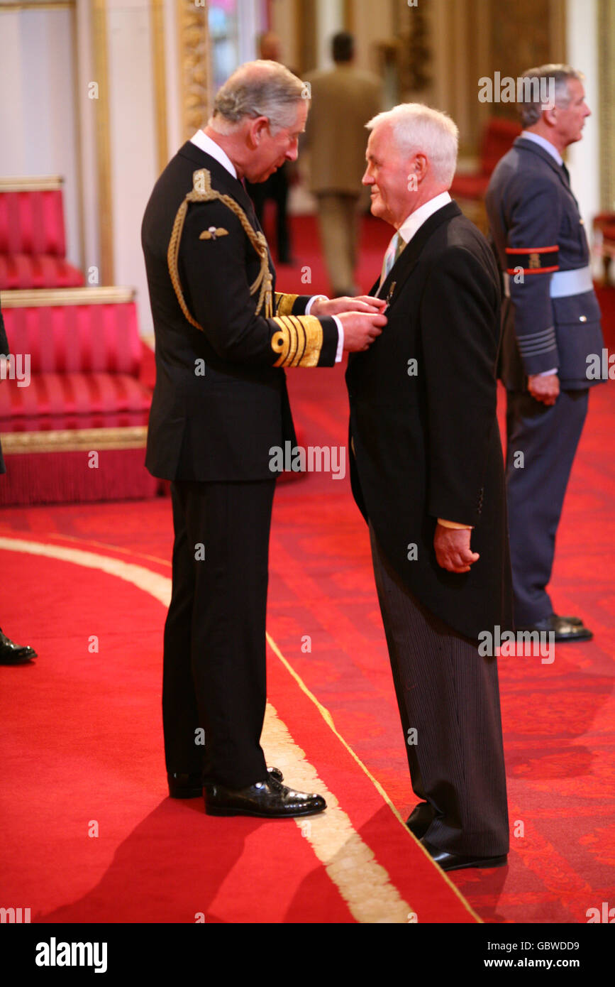 Mr. David Summers from Cranbrook is made an OBE by the Prince of Wales ...