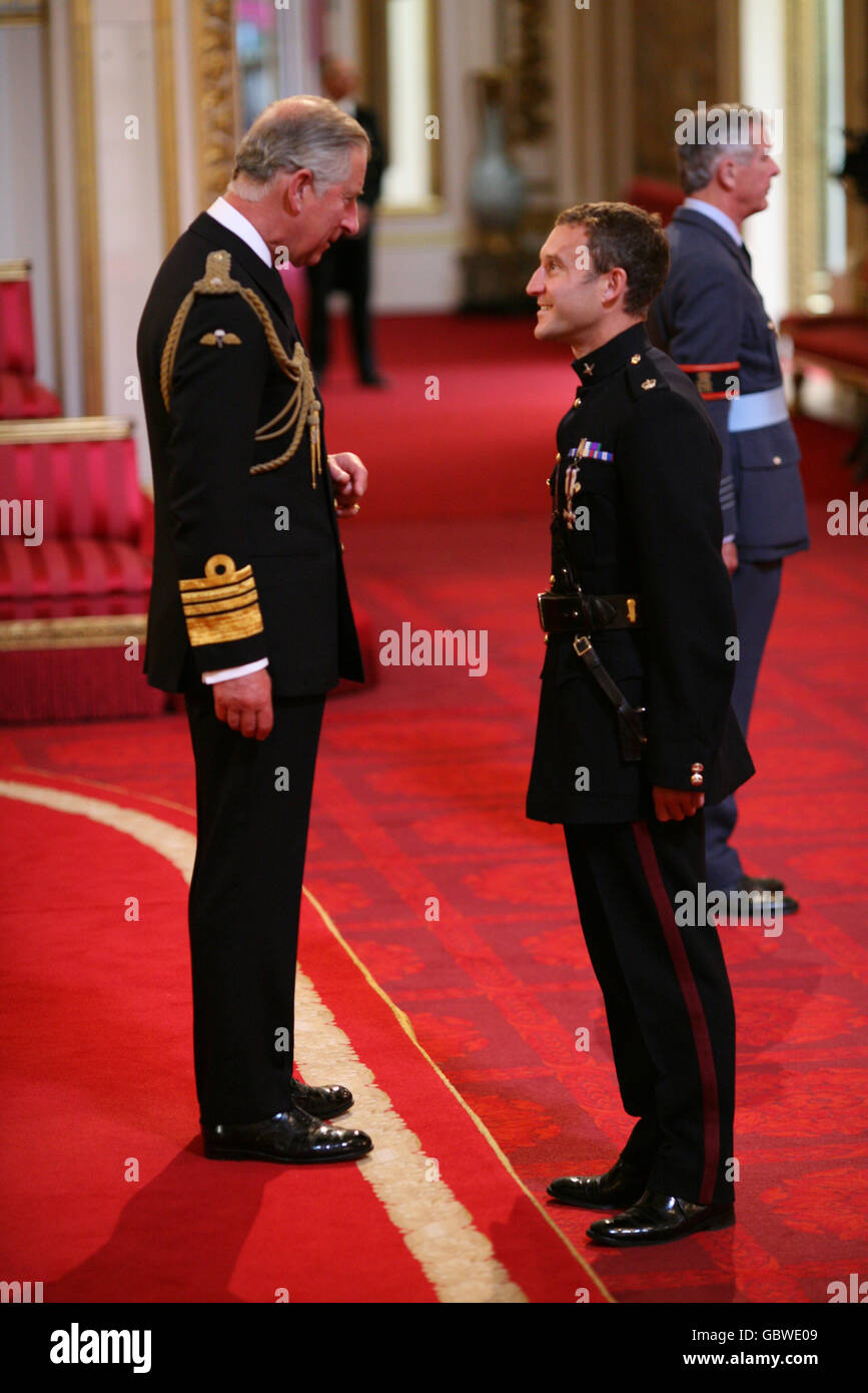 Royal investiture full length smiling mangsb hi-res stock photography ...