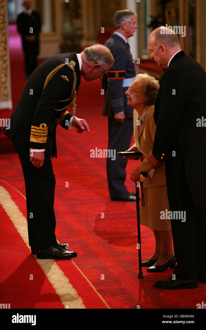 Mbe insignia hi-res stock photography and images - Alamy