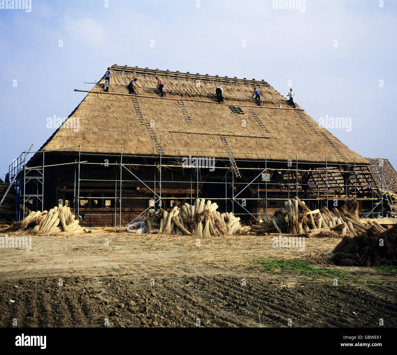 Straw truss High Resolution Stock Photography and Images - Alamy