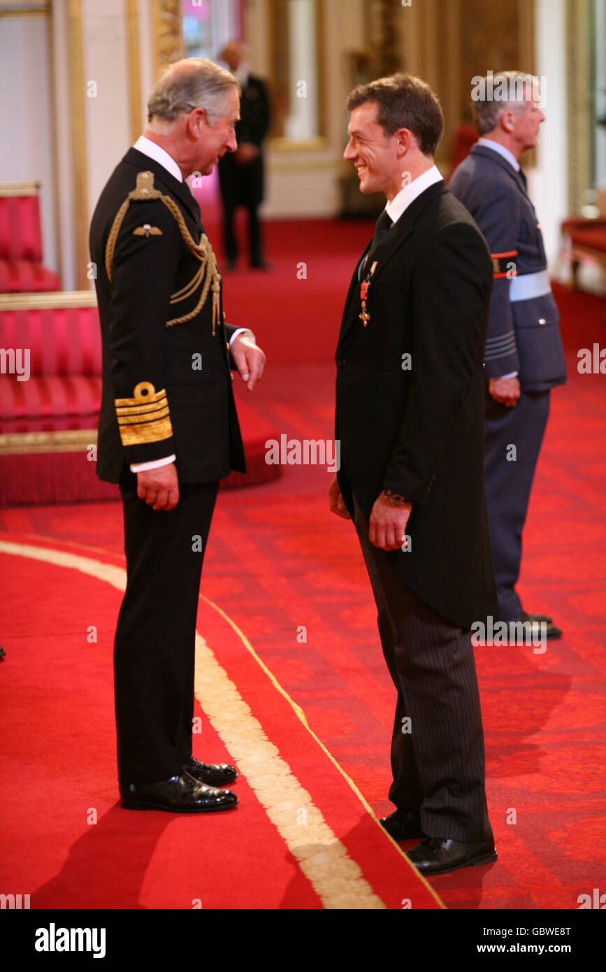 Royal investiture full length smiling mangsb hi-res stock photography ...
