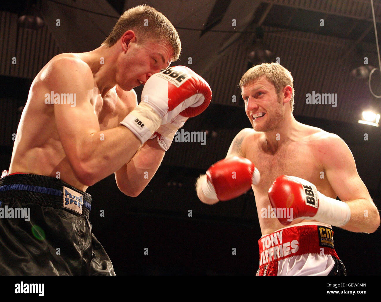 Boxing - Super-middlweight Bout - Tony Jeffries v Ilya Shakura ...