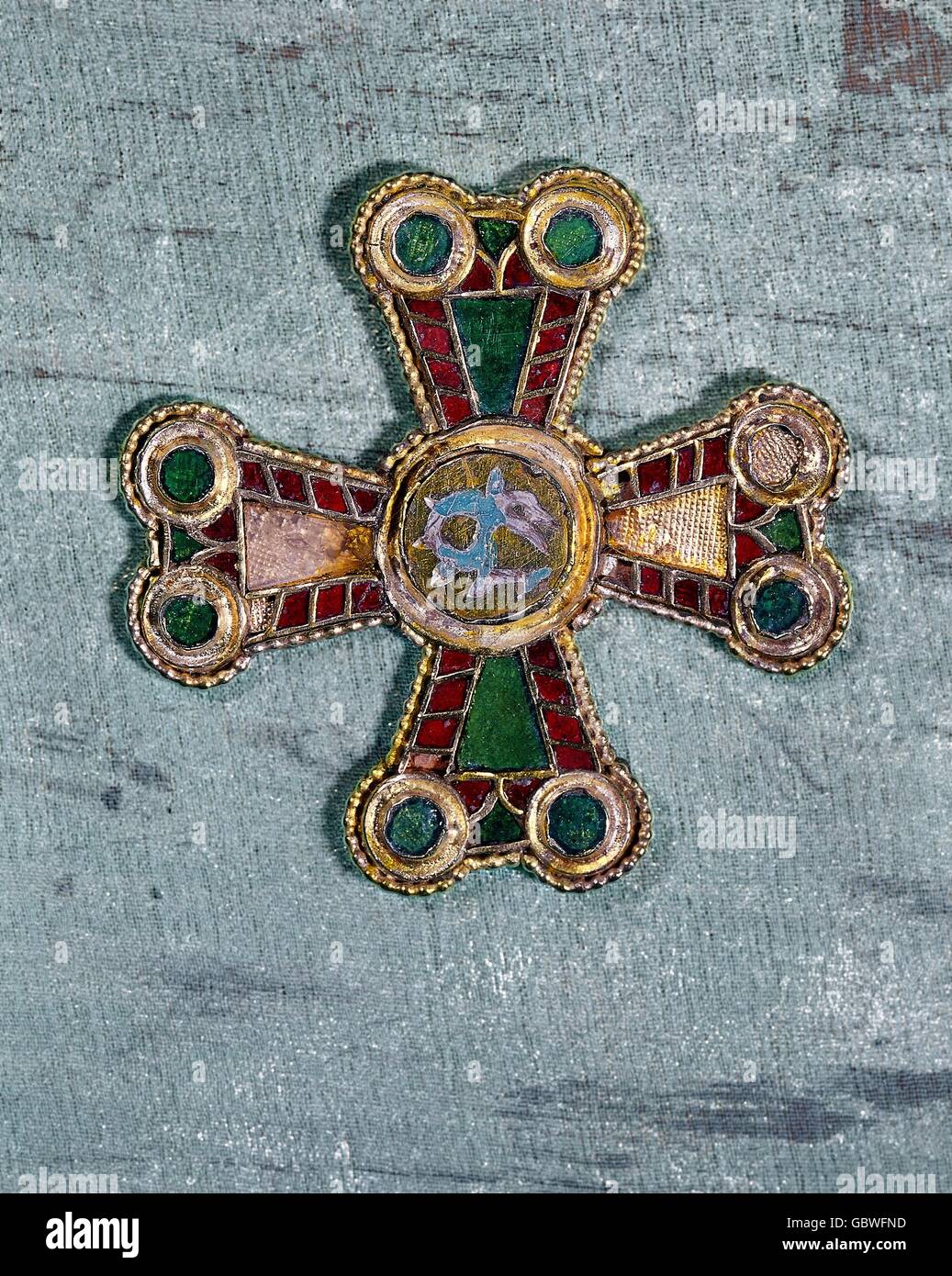 fine arts, Middle Ages, Frankish, cross-shaped pendant, West Germany ...