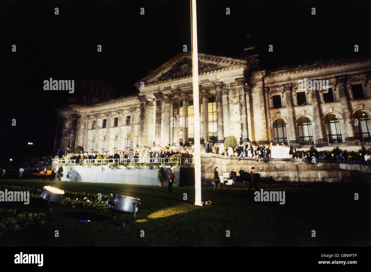 German reunification 1990 hi-res stock photography and images - Alamy