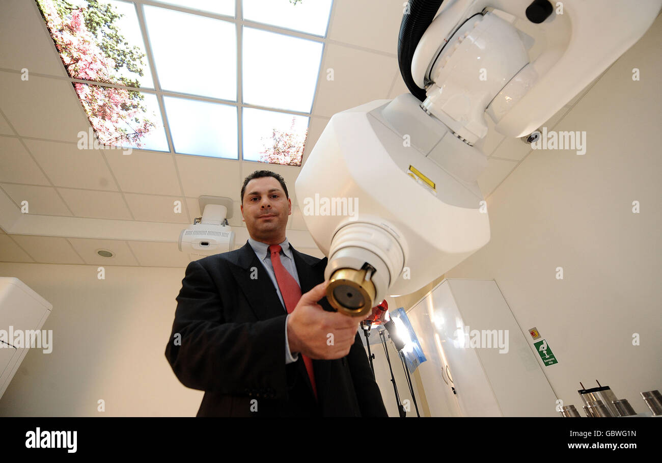 Cyberknife and radiation hi-res stock photography and images - Alamy