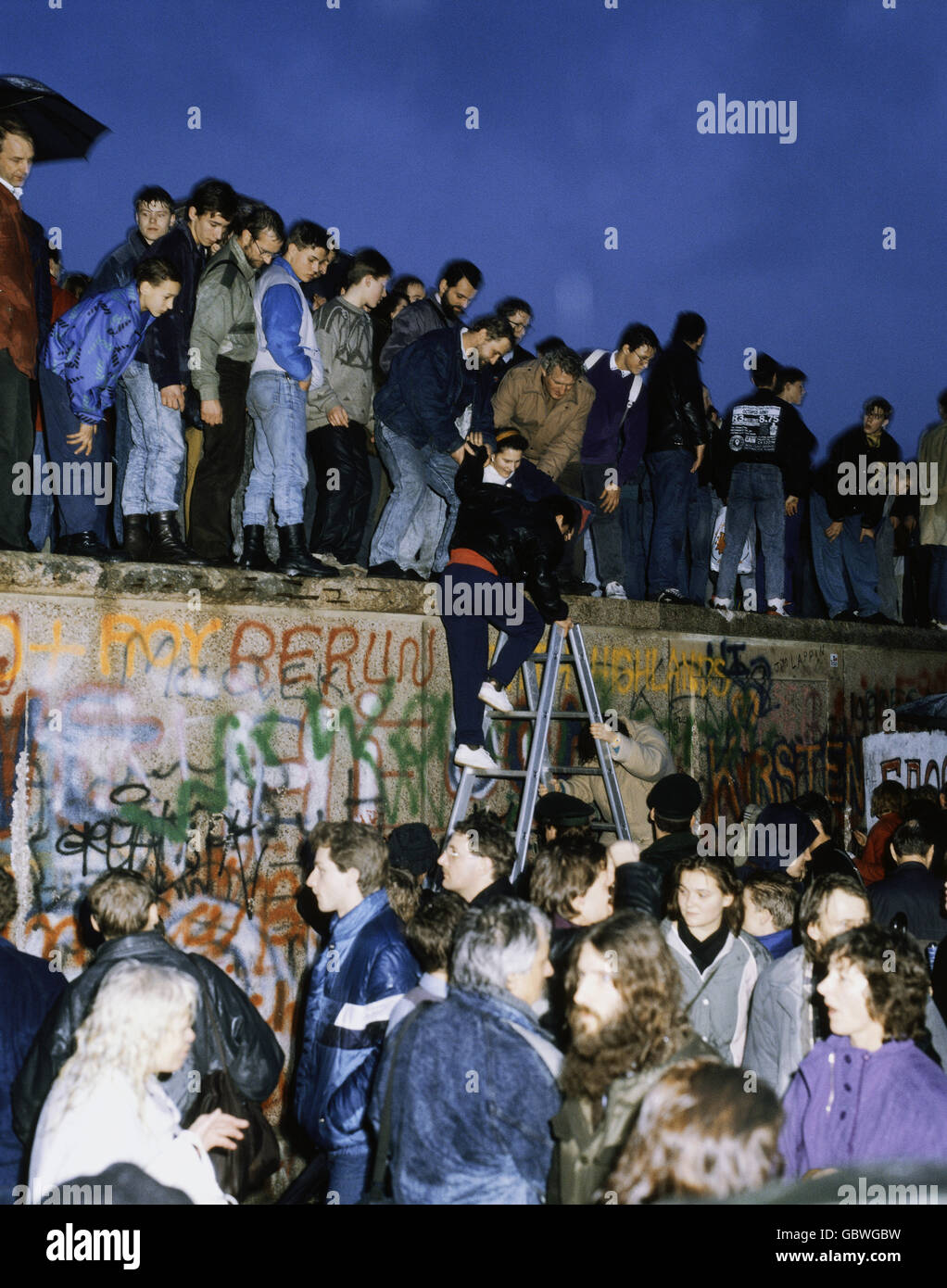 geography / travel, Germany, Fall of the Berlin Wall, people standing ...