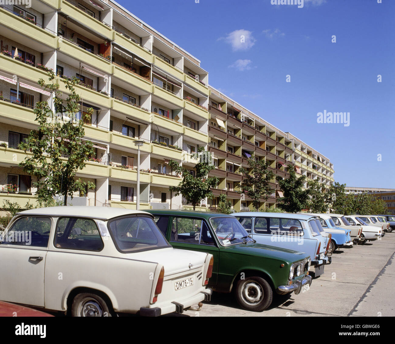 1980s residential architecture hi-res stock photography and images - Alamy