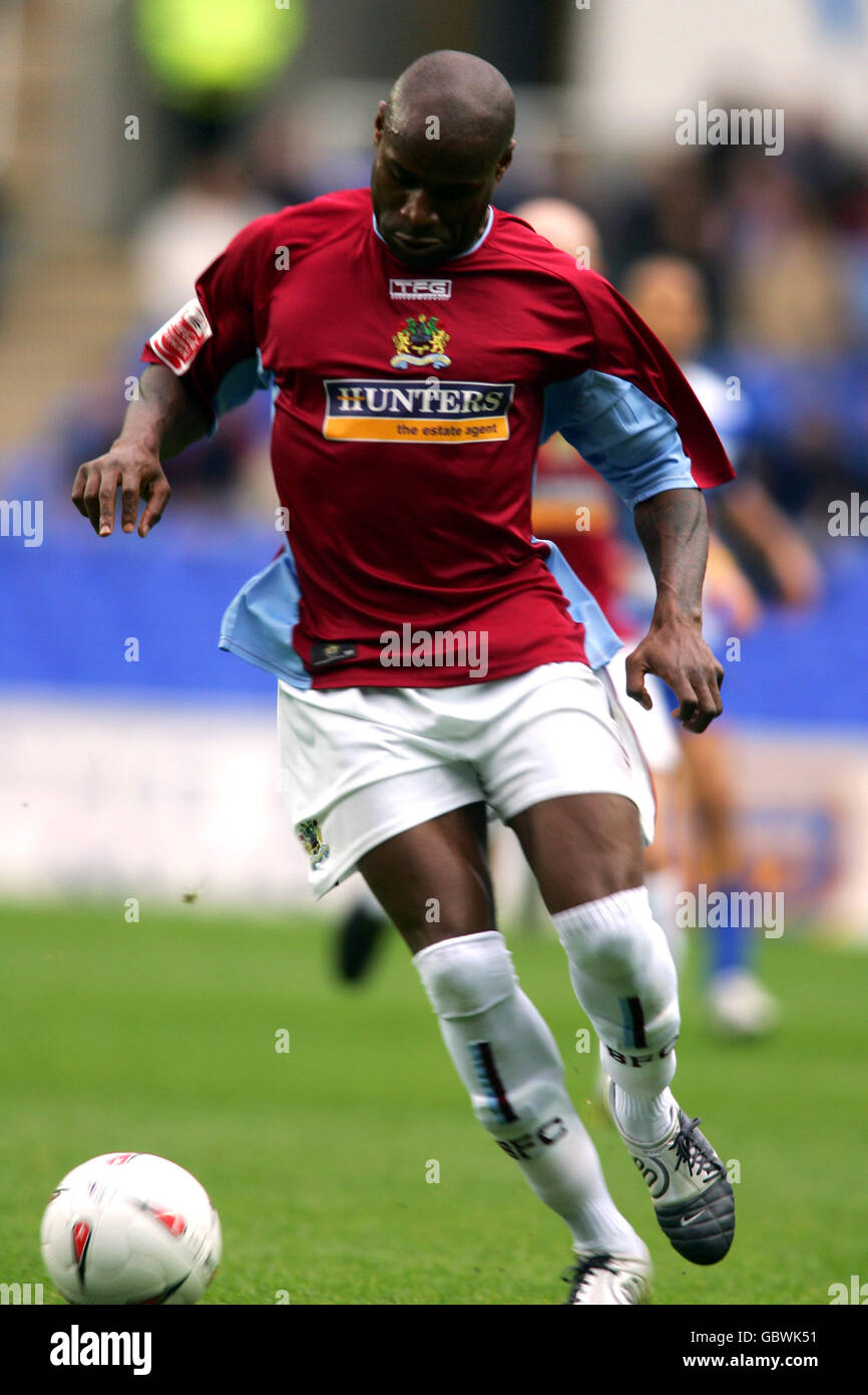 Soccer - Coca-Cola Football League Championship - Reading v Burnley. Frank Sinclair, Burnley ...