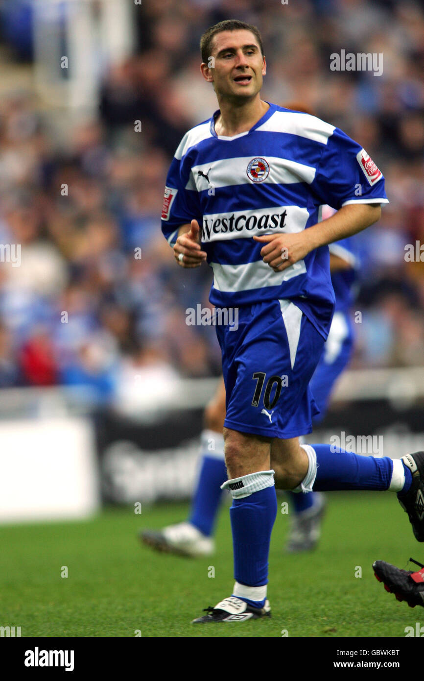 Nicky forster reading hi-res stock photography and images - Alamy