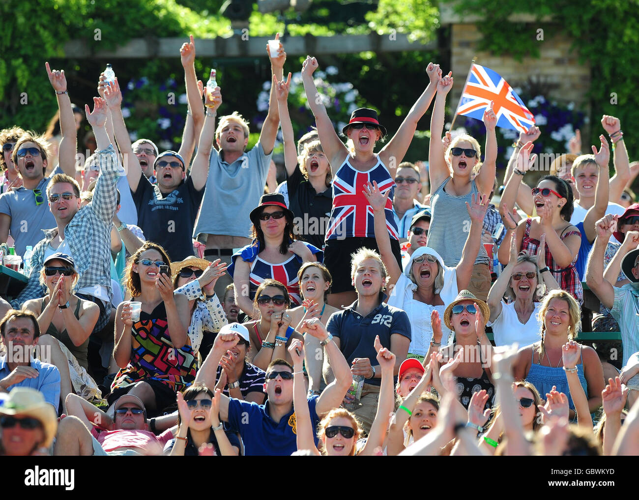Fans cheer on Murray Mount as Andy Murray wins his match during the ...