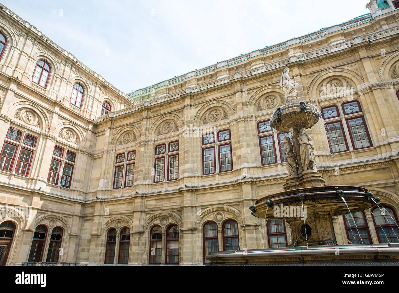Statues vienna state opera house hi-res stock photography and images ...