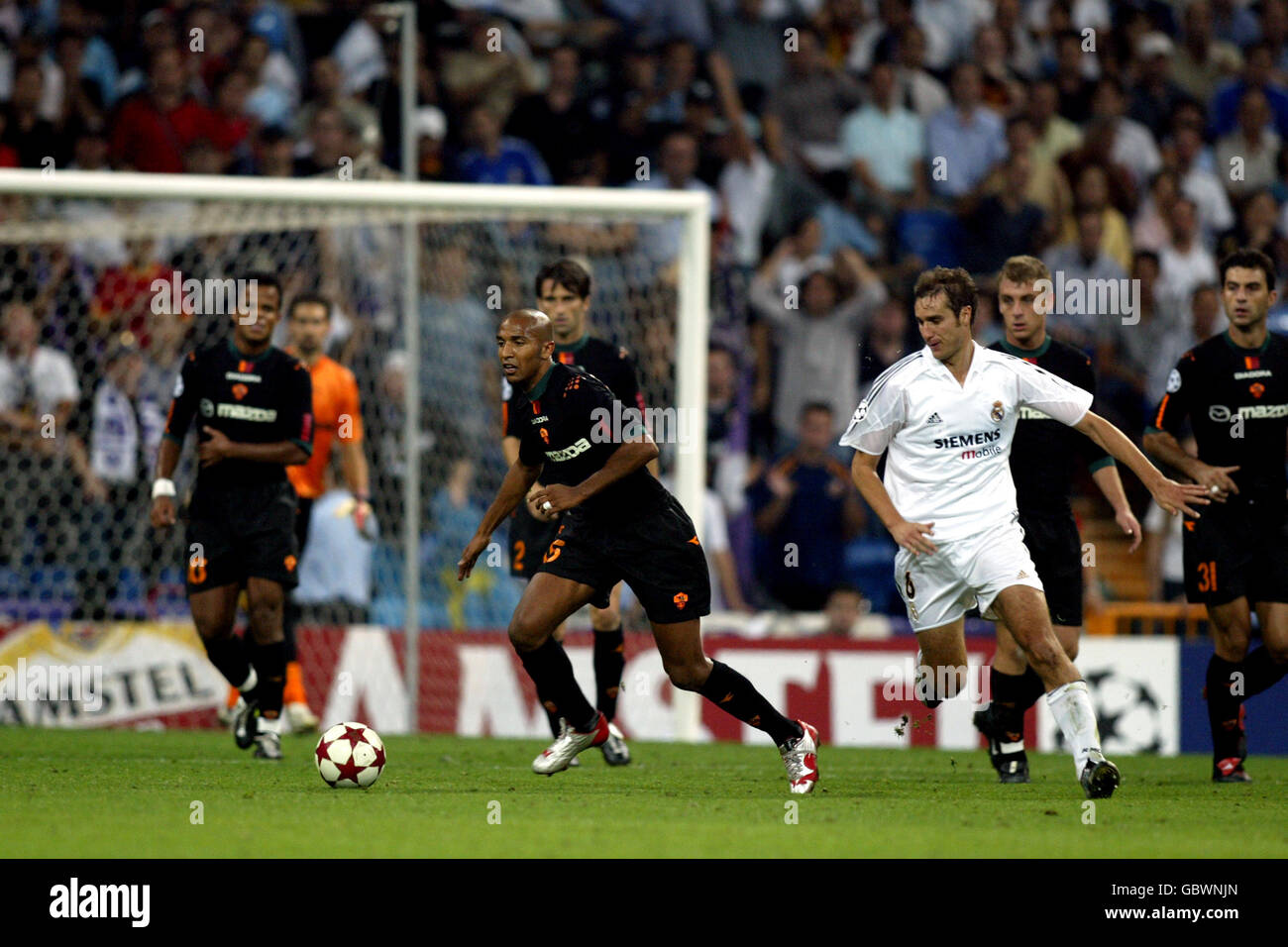 Soccer - UEFA Champions League - Group B - Real Madrid v Roma. Roma's ...