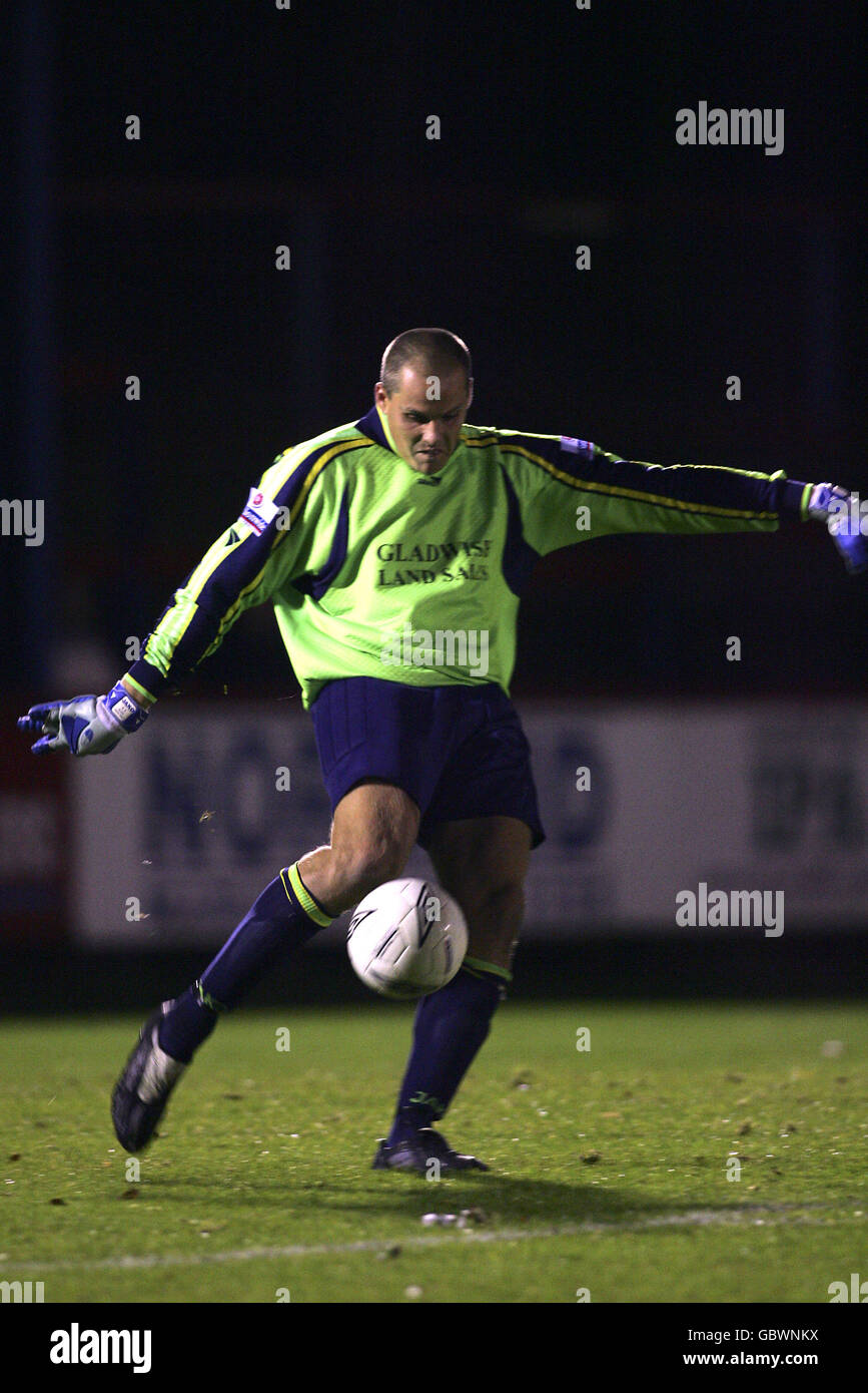 Football gravesend and northfleet hi-res stock photography and images ...