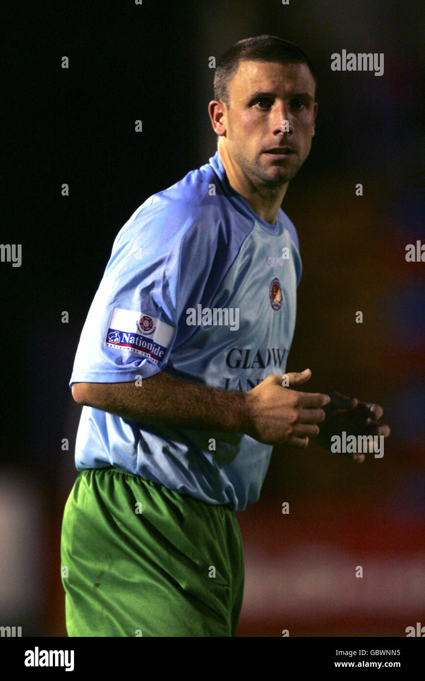 Football gravesend and northfleet hi-res stock photography and images ...