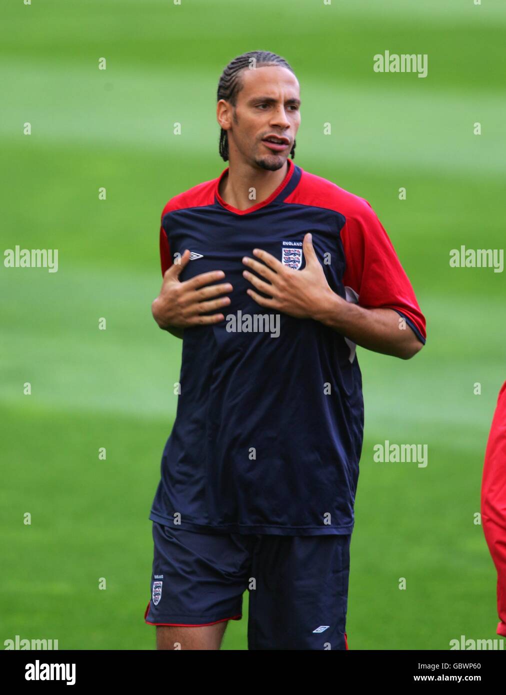 Rio ferdinand training england hi-res stock photography and images - Alamy