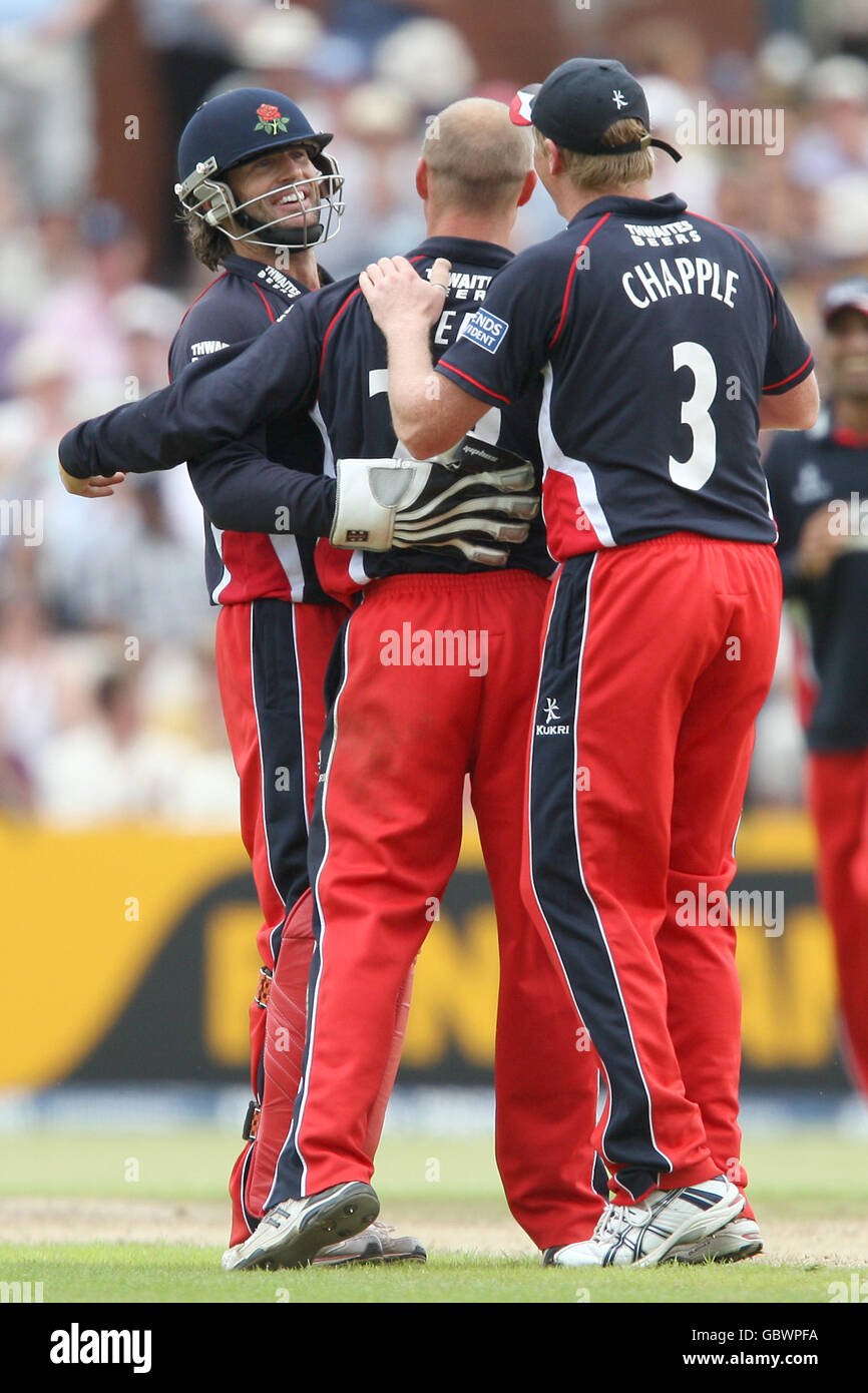 Lancashire's Wicketkeeper Luke Sutton (left) and Glen Chapple (right ...