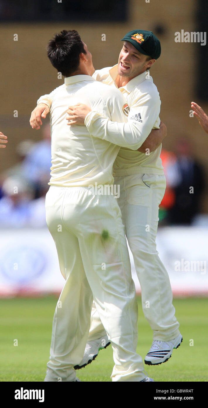 Cricket catcher hi-res stock photography and images - Alamy