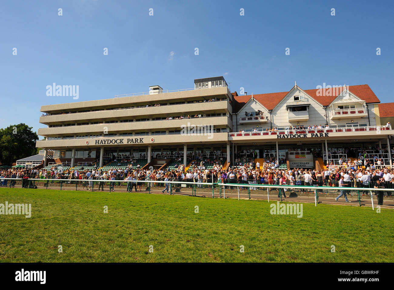 Haydock park general hi-res stock photography and images - Alamy