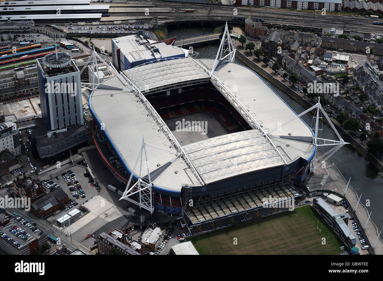 Millennium stadium cardiff aerial hi-res stock photography and images ...