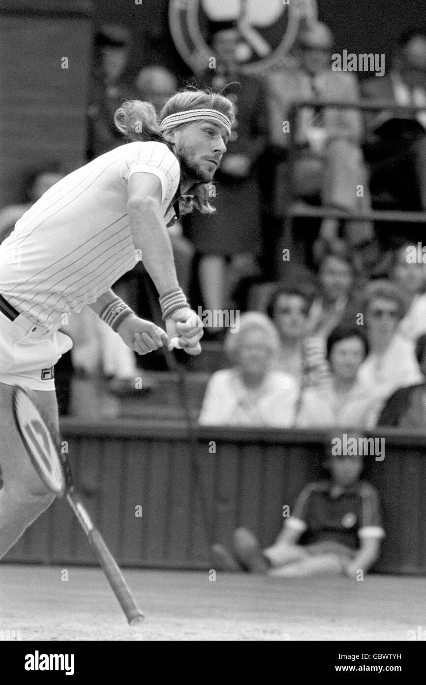 Borg mcenroe wimbledon final hi-res stock photography and images - Alamy