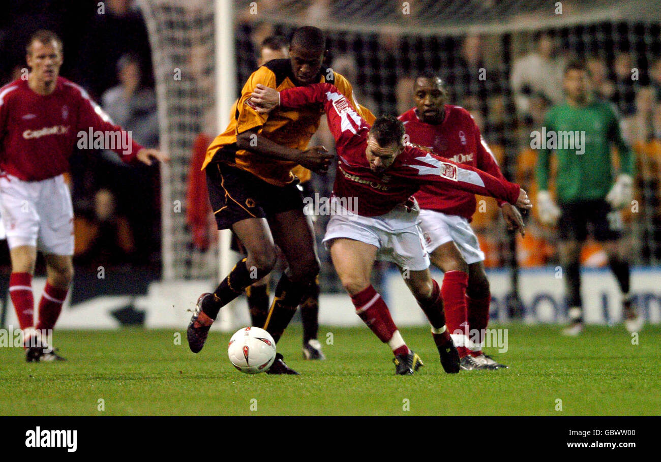 Nottingham Forest's Paul Evans (r) and Wolverhampton Wanderers' Carl ...