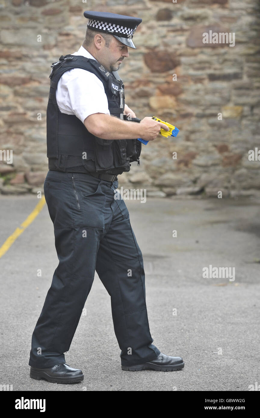 Police taser x26 stun gun hi-res stock photography and images - Alamy
