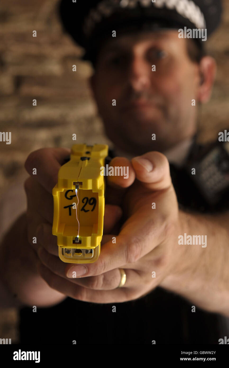 Taser training hi-res stock photography and images - Alamy