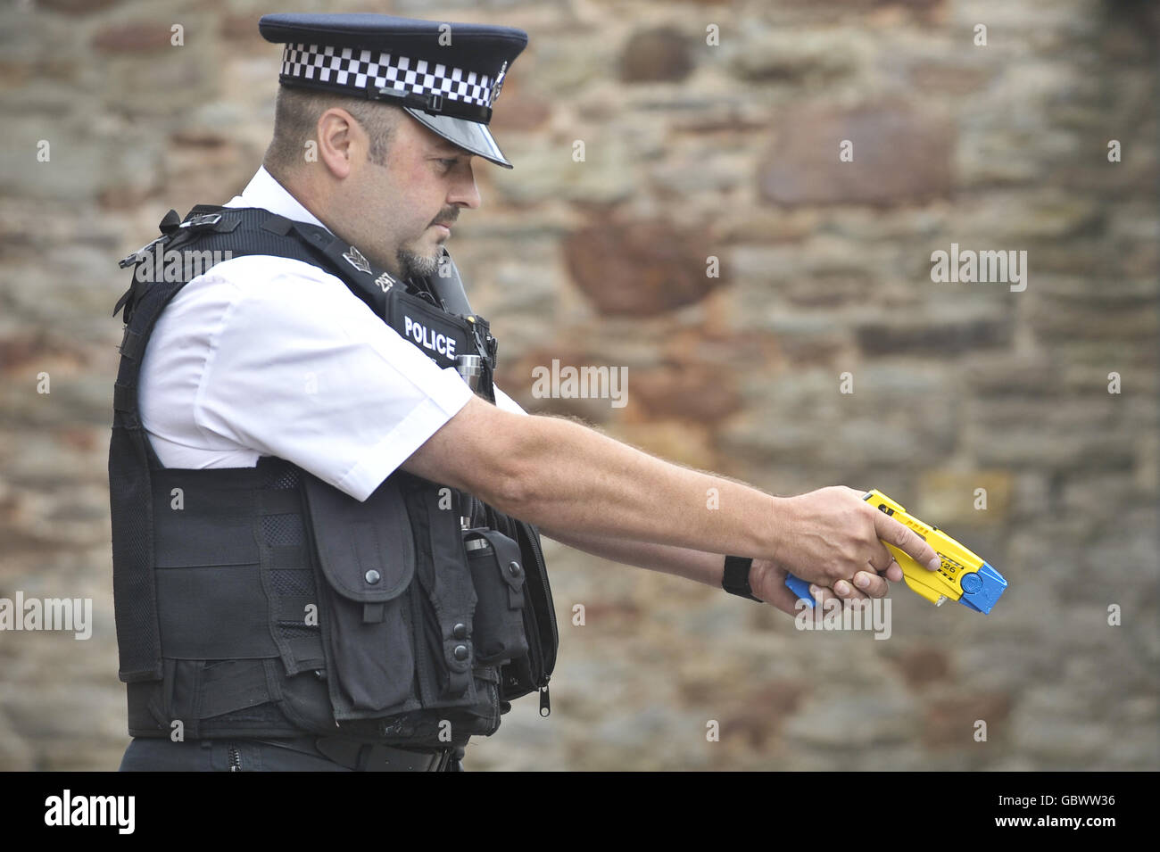 Police extend stun gun training Stock Photo - Alamy