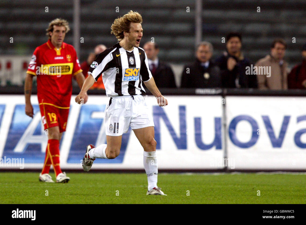 Neved hi-res stock photography and images - Alamy