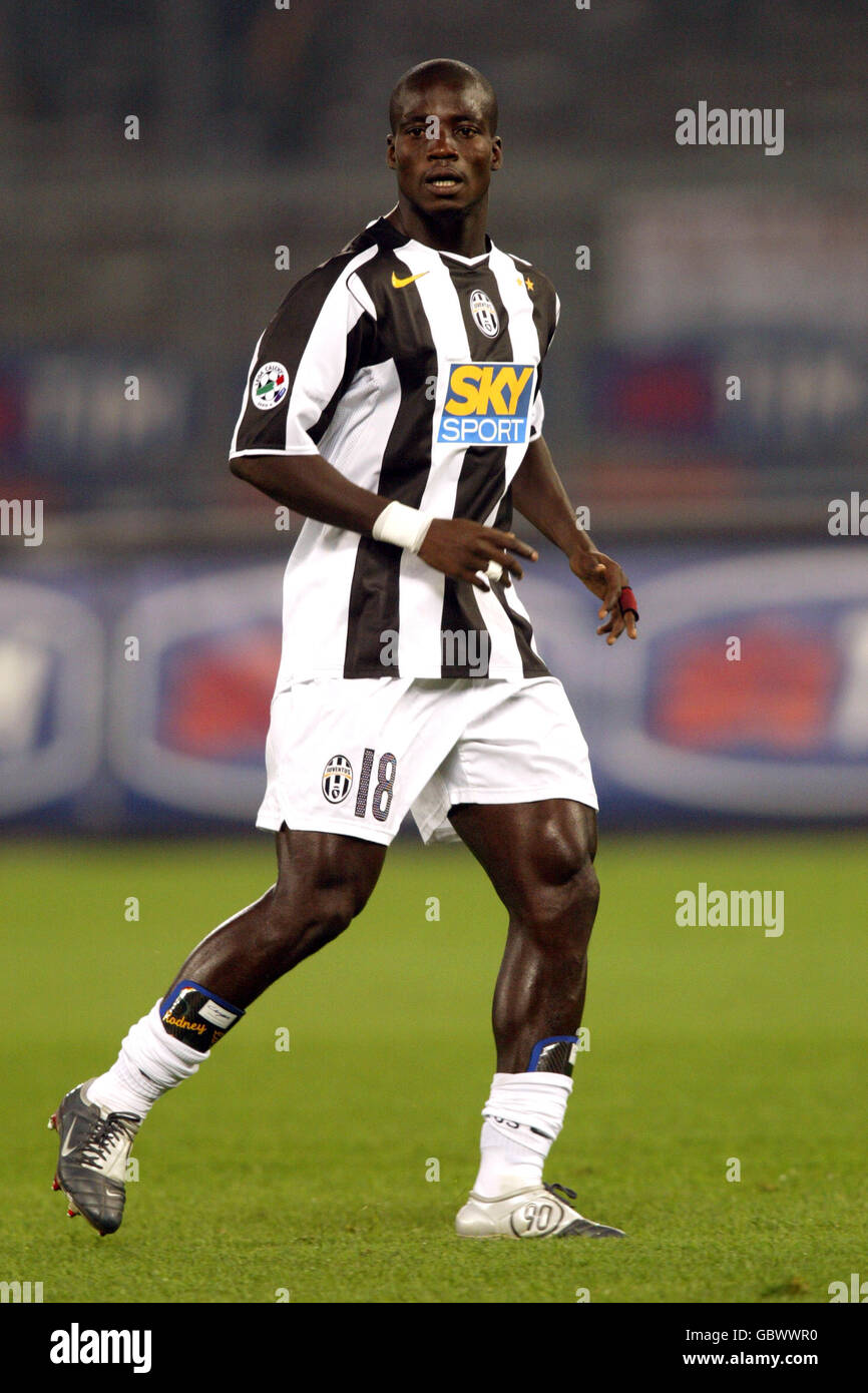 Juventus stephen appiah hi-res stock photography and images - Alamy