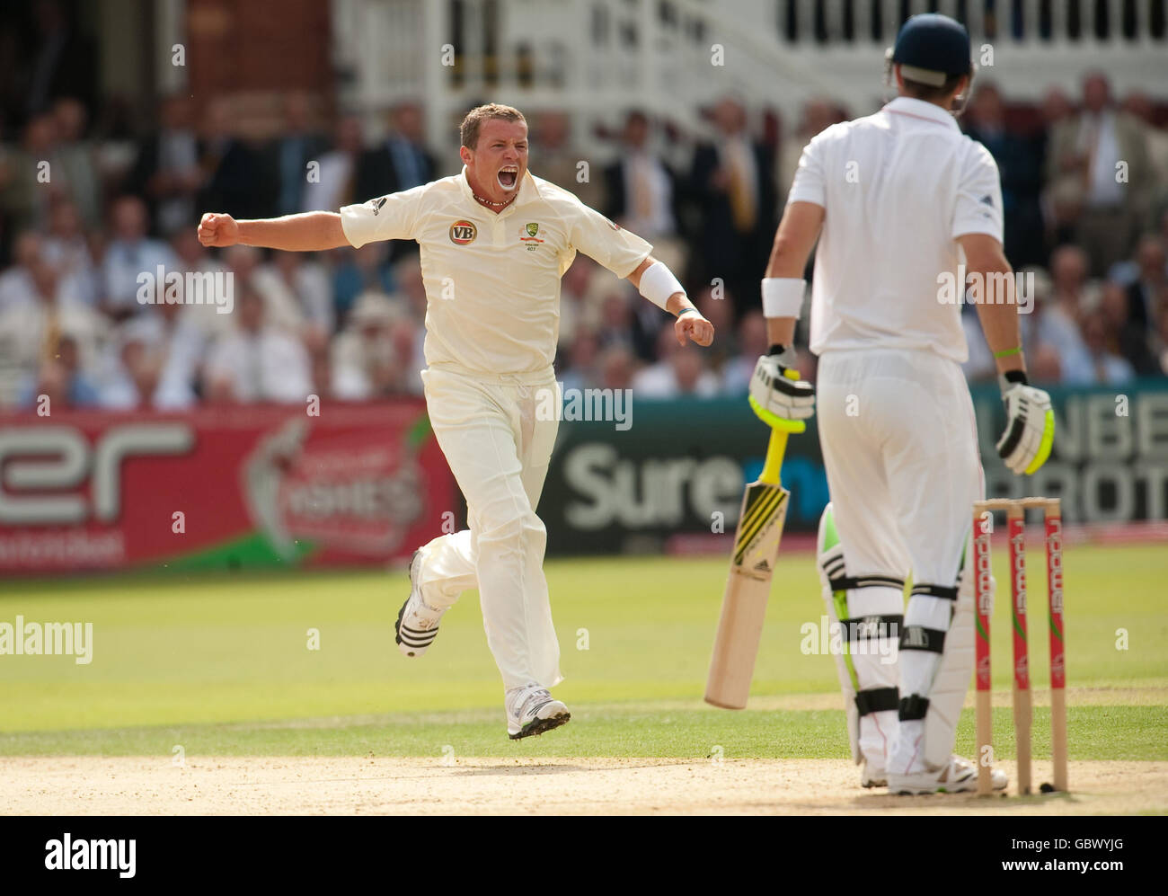 Australia's Peter Siddle celebrates dismissing England's Kevin ...