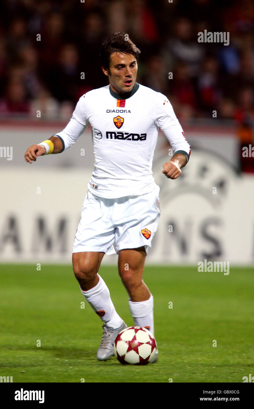 Bayer leverkusen v roma vincenzo montella hi-res stock photography and ...