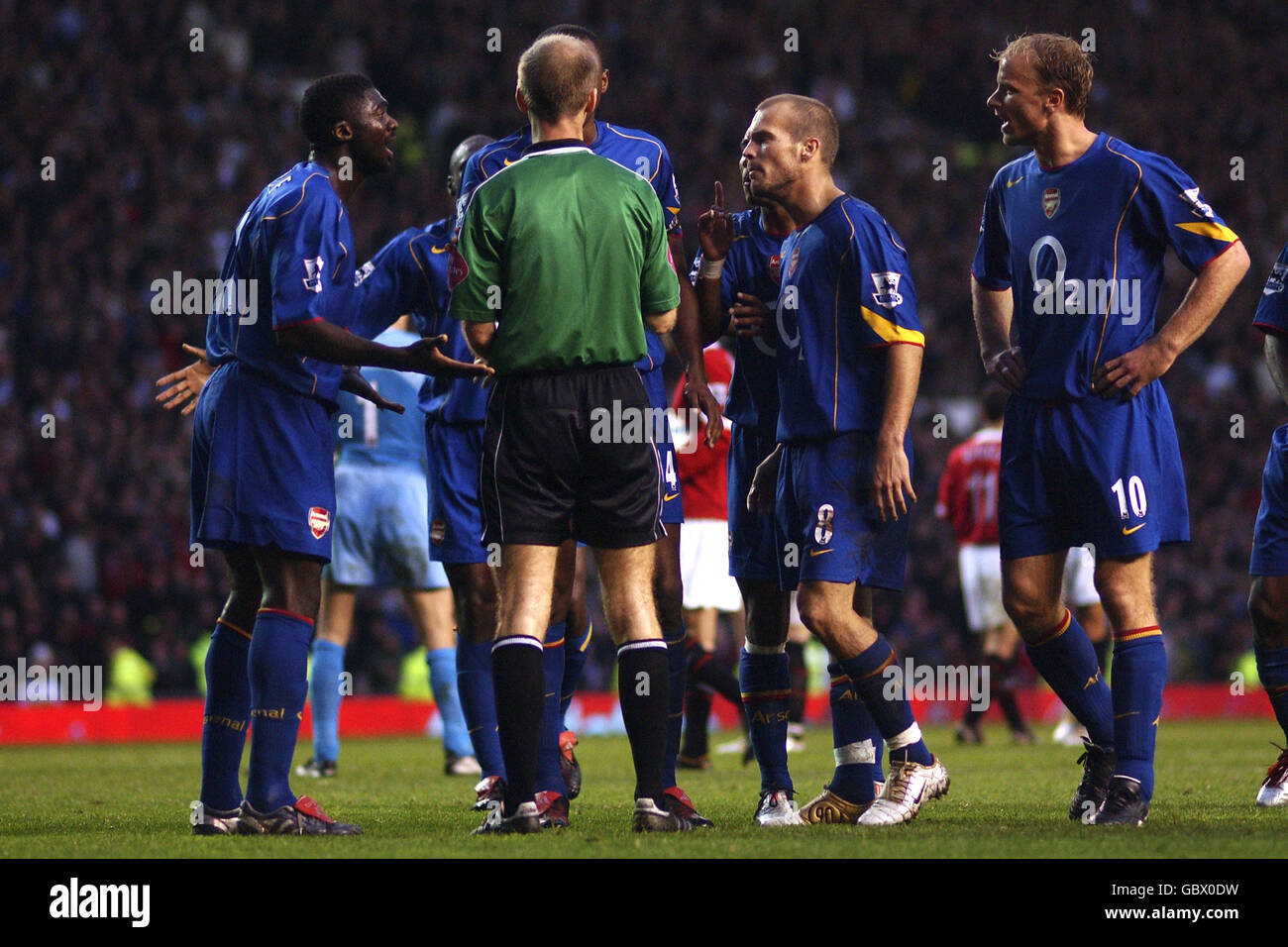 Football utd argue hi-res stock photography and images - Alamy