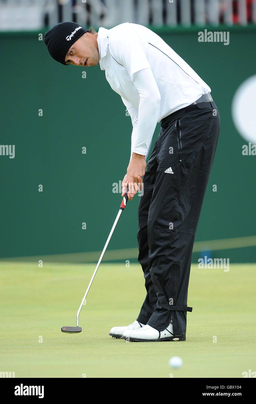 England's Jeremy Kavanagh sinks a long putt during the second day of ...