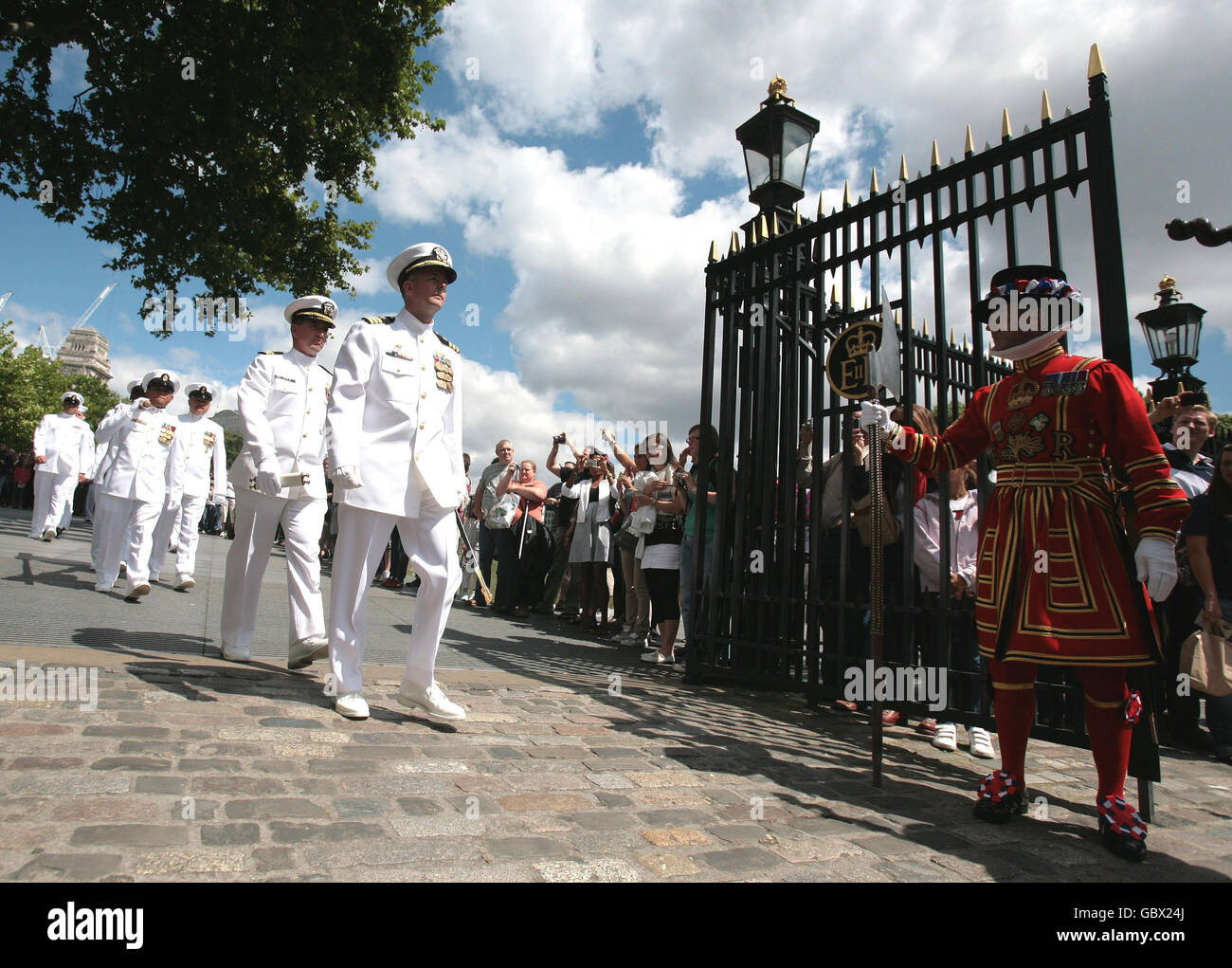 USS Halyburton crew visit Tower of London Stock Photo - Alamy