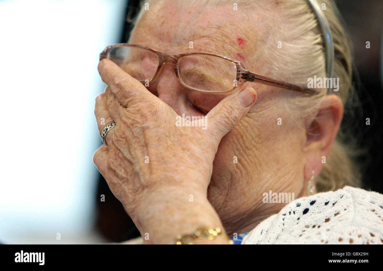 Keith bennett search called off hi-res stock photography and images - Alamy