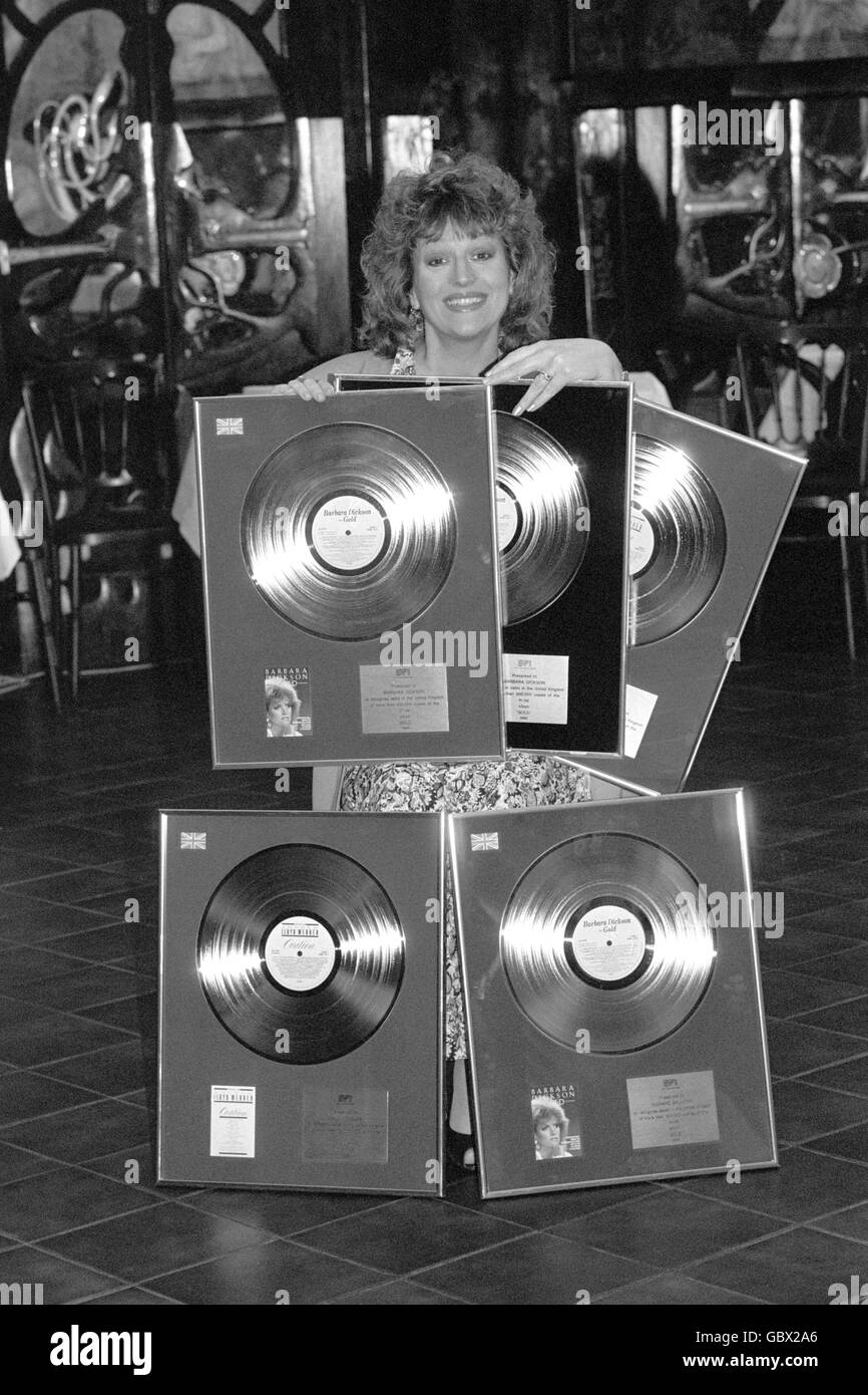 Barbara dickson gold hi-res stock photography and images - Alamy